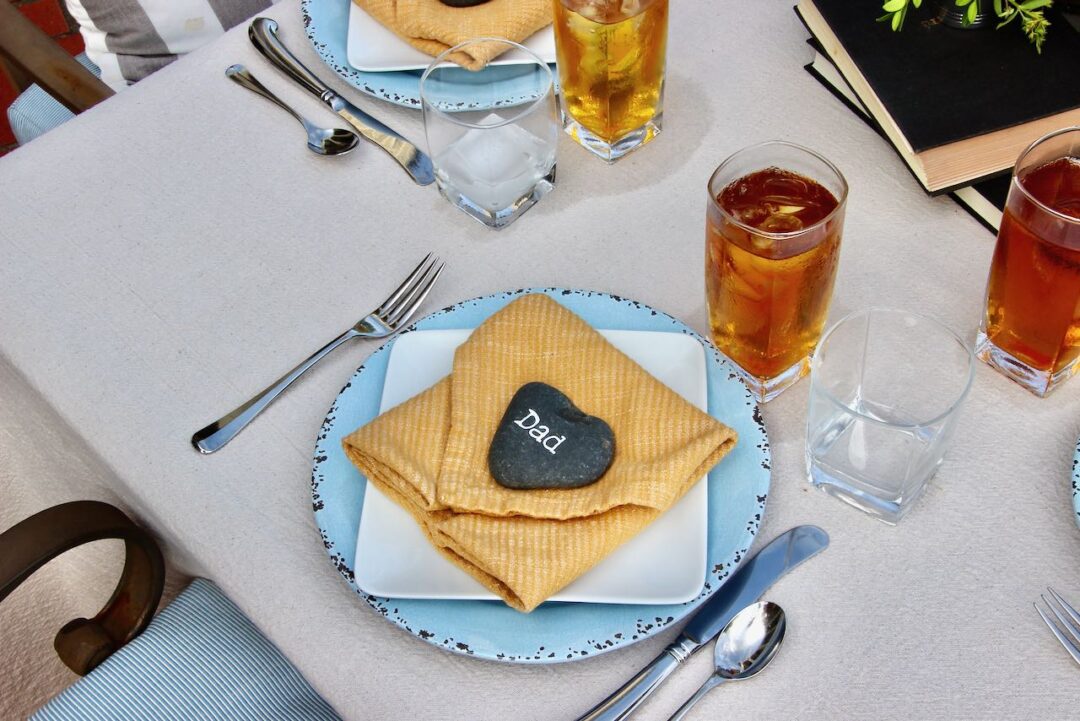 Best Tips To Set a Functional AND Beautiful Table - South House Designs