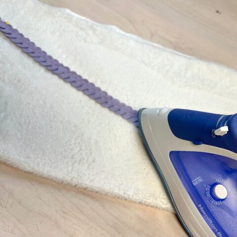 Easy to Make Ric Rac Flowers For Fun Retro Whimsy - South House Designs