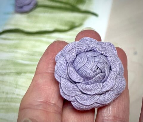 Easy to Make Ric Rac Flowers For Fun Retro Whimsy - South House Designs