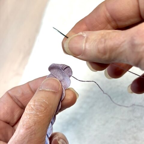 Easy to Make Ric Rac Flowers For Fun Retro Whimsy - South House Designs