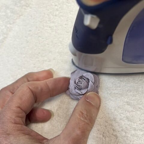 Easy to Make Ric Rac Flowers For Fun Retro Whimsy - South House Designs